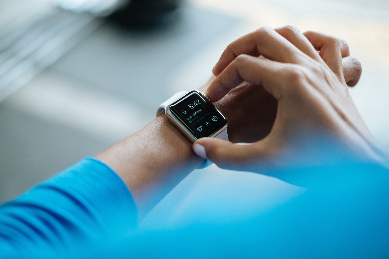 Early Findings from Fitbit COVID-19 Study Suggest Fitbit Devices Can ...