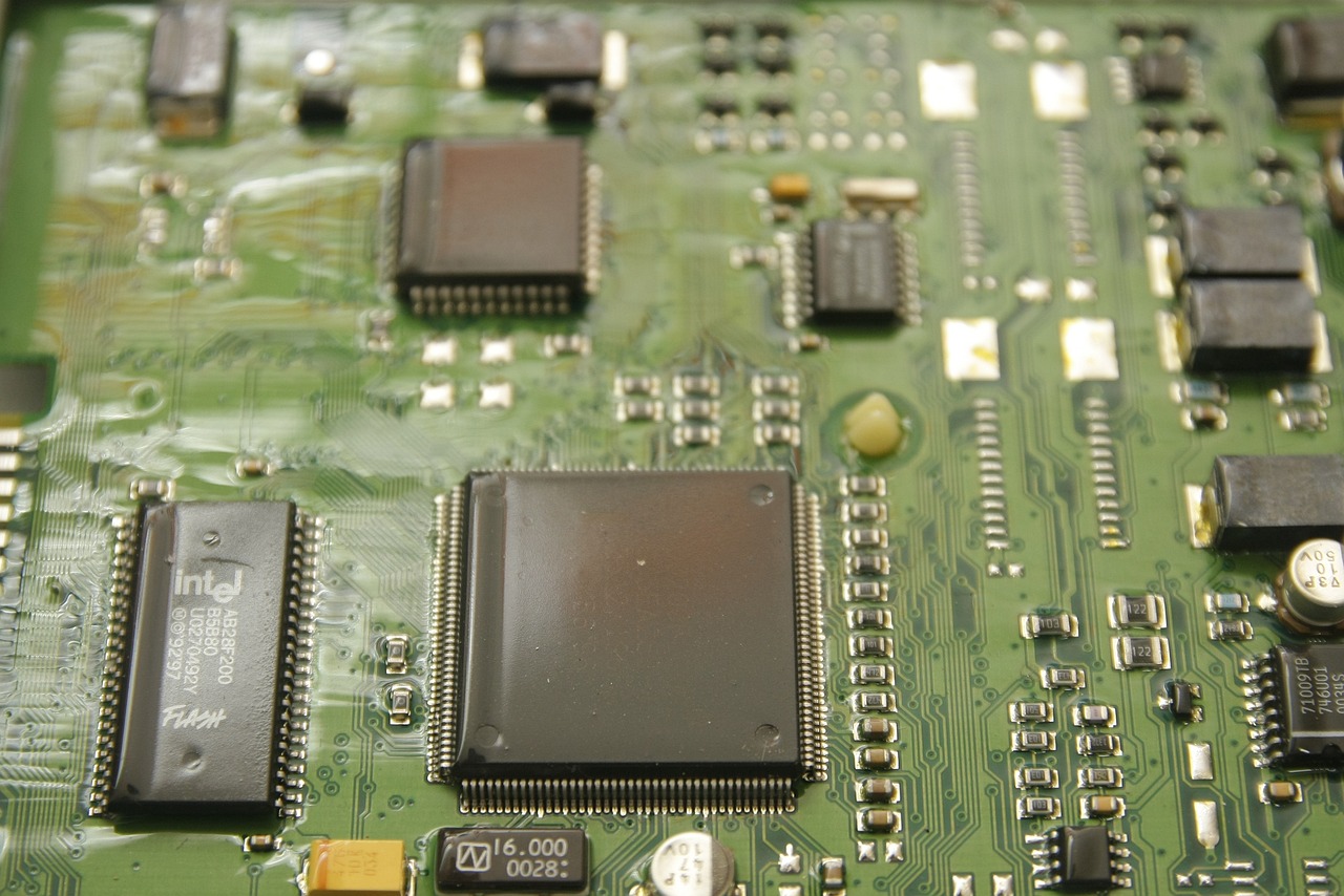 Technology landscape of automotive electrical/electronic architectures ...